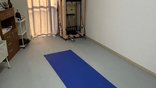 リフォーマー・施術ベッドがあるサロンの写真2