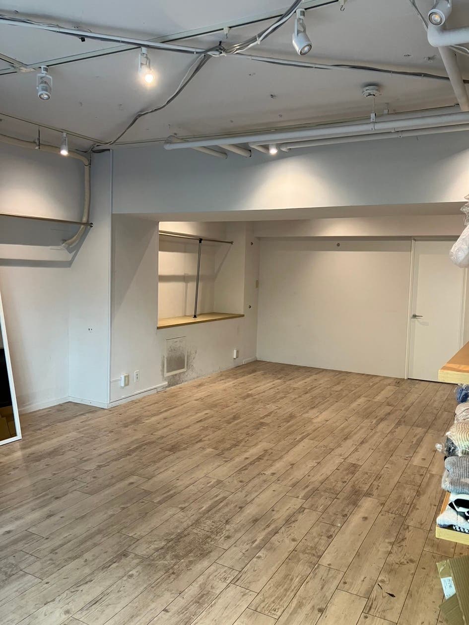 1階路面｜一時保管・軽作業に最適な有人スペースの写真1