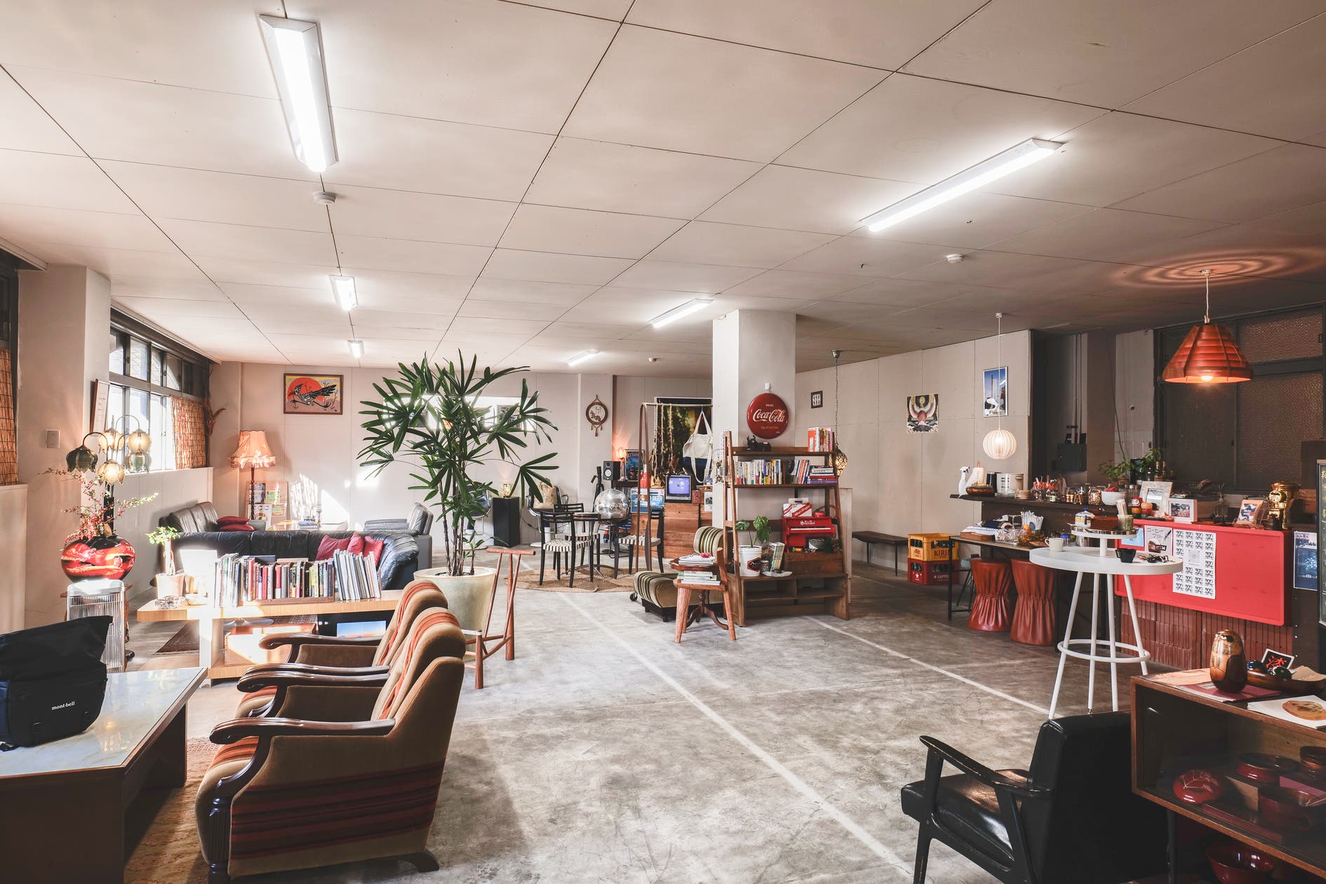 瓦町駅から徒歩3分カフェ・バー併設のイベント向きスペース①の写真2