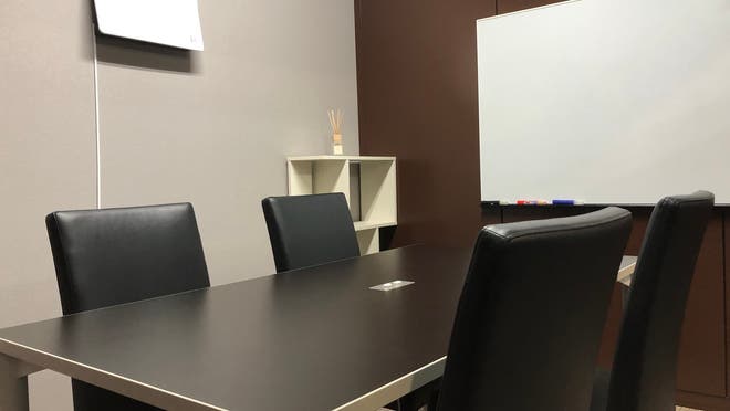 仙台駅から徒歩2分、面談や打ち合わせに最適4名まで(有人受付対応)の写真1