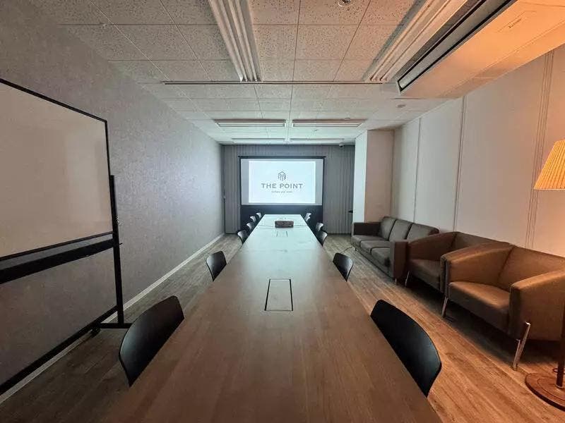 駅直結！新橋駅徒歩1分｜最大20名｜セミナー、会議、ワークショップ勉強会、控え室、懇親会にも最適！レンタルスペース『ド・ゴール』の写真5