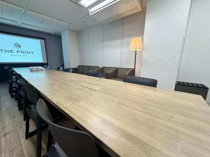 駅直結！新橋駅徒歩1分｜最大20名｜セミナー、会議、ワークショップ勉強会、控え室、懇親会にも最適！レンタルスペース『ド・ゴール』の写真11