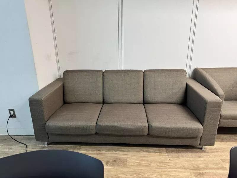 駅直結！新橋駅徒歩1分｜最大20名｜セミナー、会議、ワークショップ勉強会、控え室、懇親会にも最適！レンタルスペース『ド・ゴール』の写真14