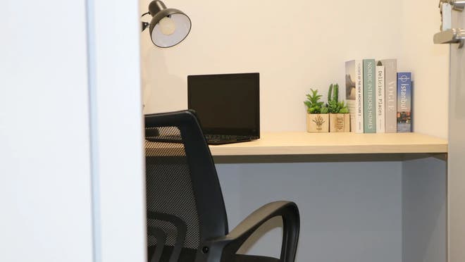 【鍵付き1名個室A】西新宿五丁目駅徒歩4分!フリードリンク/Wi-Fi/充電器/テレワークやWeb会議に最適の写真3