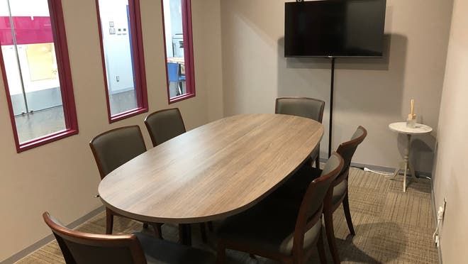 仙台駅から2分の会議室(5~6名)(有人受付対応)の写真1