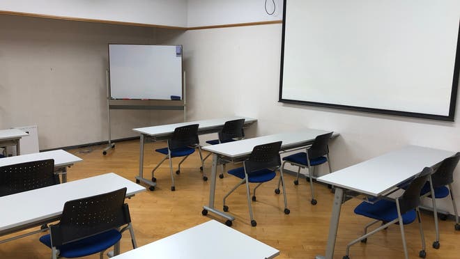 仙台駅から2分で使える大会議室14名まで(有人受付対応)セミナールームの写真1