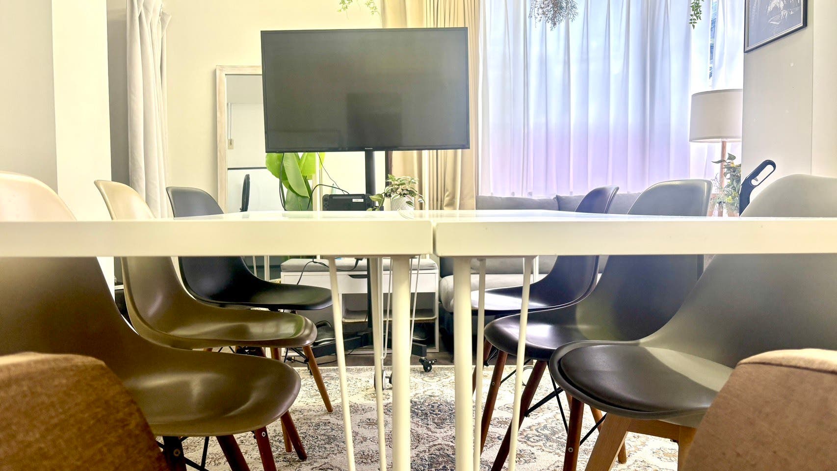 【烏丸御池🚶‍♀️5分】完全個室・大型モニター・高速光WIFI・動画配信・リモート・作業スペース・ビジネスに最適✨の写真4