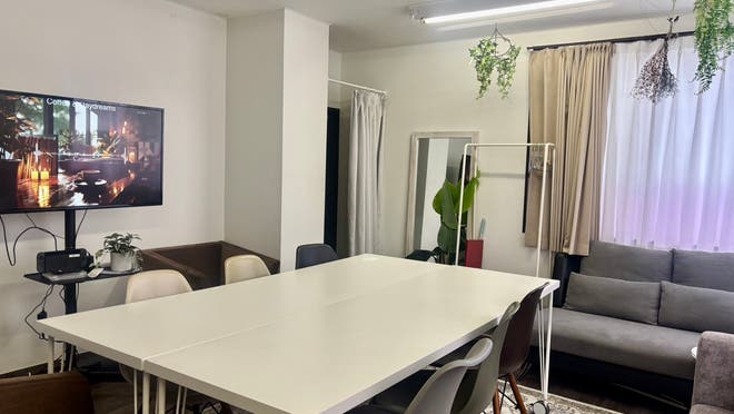 【烏丸御池🚶♀️5分】完全個室・大型モニター・高速光WIFI・動画配信・リモート・作業スペース・ビジネスに最適✨の写真9