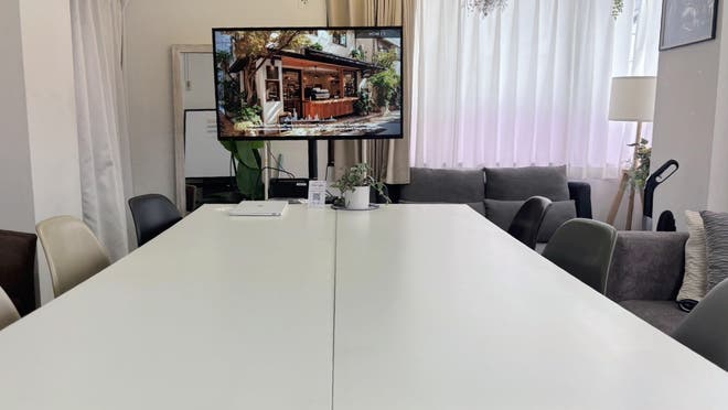 【烏丸御池🚶♀️5分】完全個室・大型モニター・高速光WIFI・動画配信・リモート・作業スペース・ビジネスに最適✨の写真3