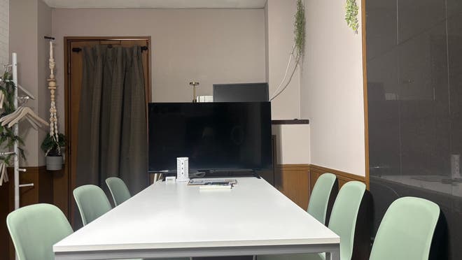 【京都駅八条口徒歩6分!】完全個室/大型モニター・路面店/飲食OK/リモート・Web会議・ミーティング・快適なワークスペースの写真13