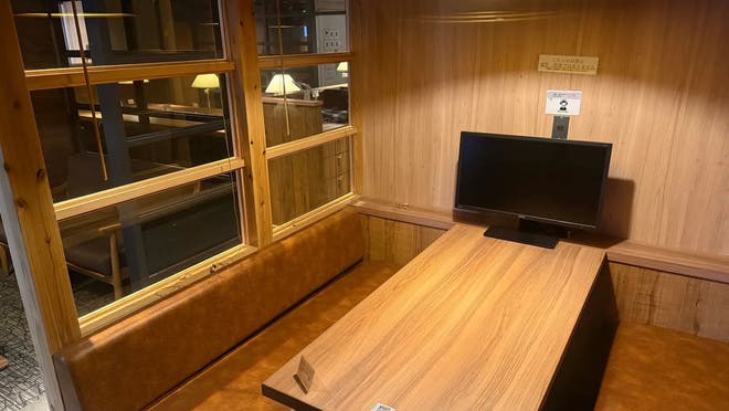 【4名BOX席B】五反田駅徒歩3分!フリードリンク/モニター/Wi-Fi/充電器/テレワークやWeb会議に最適の写真3