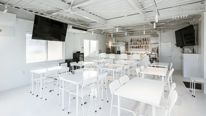 【千葉・幕張】白を基調とした洗練空間|飲食営業許可取得済みのレンタルスペースの写真2