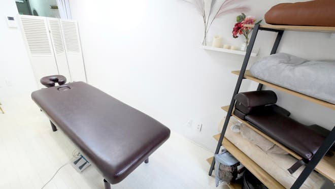 【JR新宿駅2分】新宿西口駅10秒の超駅近🚶|地域最安🉐|電動昇降ベット|洗練された清潔感のある内装|備品全て無料☘️|の写真6