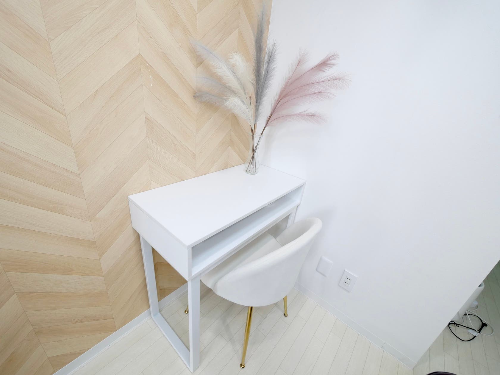 【JR新宿駅2分】新宿西口駅10秒の超駅近🚶｜地域最安🉐｜電動昇降ベット｜洗練された清潔感のある内装｜備品全て無料☘️｜の写真12