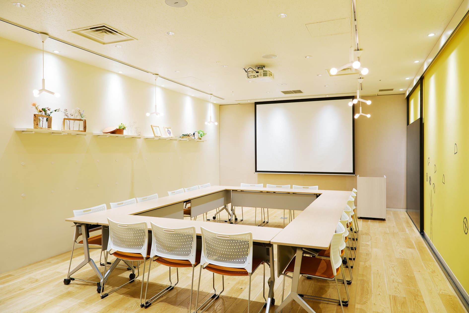 【Room E】※旧Room O＜直近1週間限定価格＆土日夜間特別価格＞渋谷駅直結　渋谷ヒカリエ内　無料Wi-Fi　飲食可の写真2