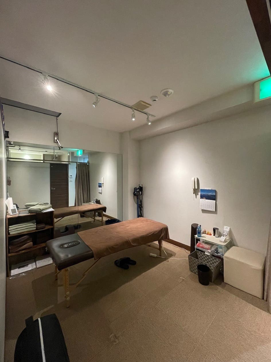 駅徒歩2分・1時間1,900円〜 フリーランス向け施術スペースの写真1