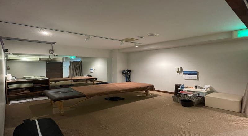 駅徒歩2分・1時間1,900円〜 口コミ記入で次回1時間無料！フリーランス向け施術スペース