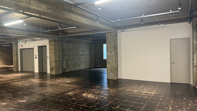 大阪本町駅近のコンクリートのレンタルスペースの写真6