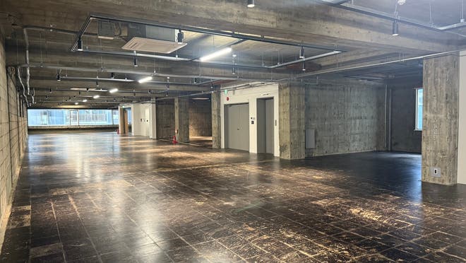 大阪本町駅近のコンクリートのレンタルスペースの写真8