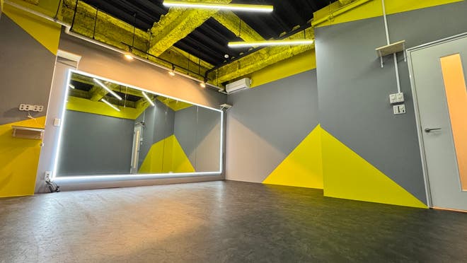 【通町筋/熊本中心部】 24時間OK・全室LED照明 ダンスレンタルスタジオBUZZ熊本【1st】の写真1