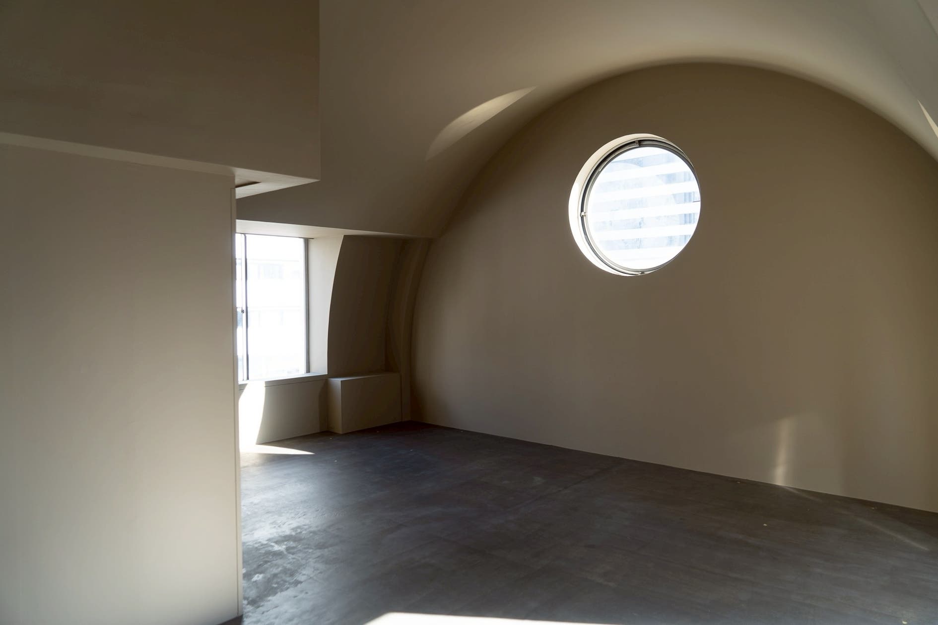 【個人ご利用限定】大阪中之島 美術館エリア｜天高3.6mのアーチ天井｜光と余白を楽しむ2つの空間の写真5