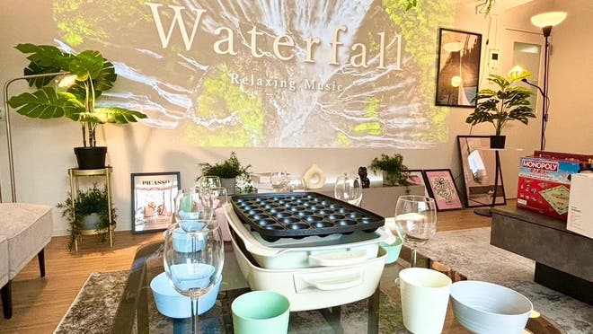 池袋駅徒歩5分🚶♂️最大12名◎交流会・懇親会に最適✨女子会・推し活🍃映画鑑賞🎥コスプレ撮影📷自然光◎バレンタイン🍫の写真3