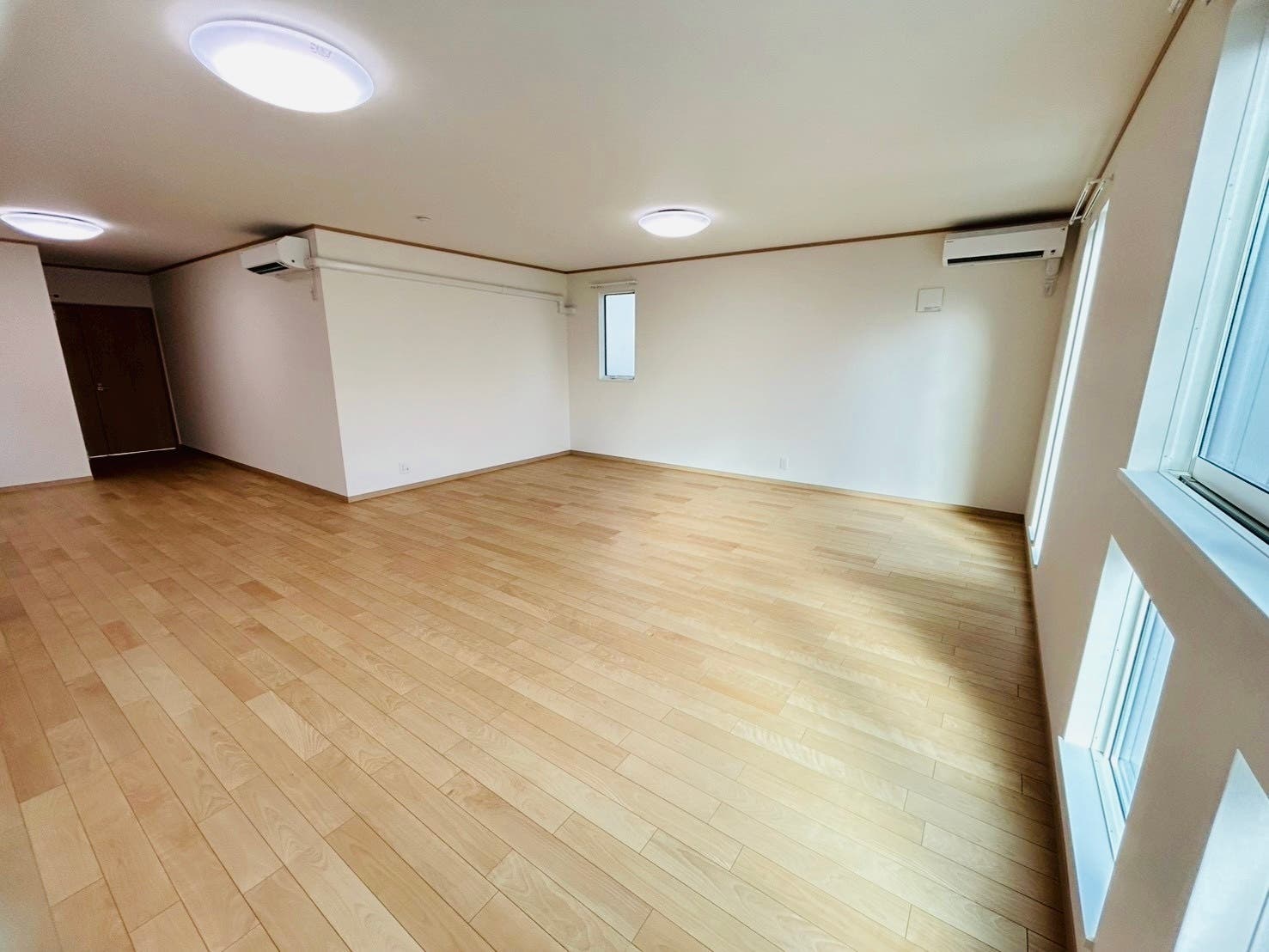 【用賀駅徒歩6分🚃】レンタルスペース《要予約》教室開講OK：ひだまりルーム✨（テーブル＆イスあり）の写真1