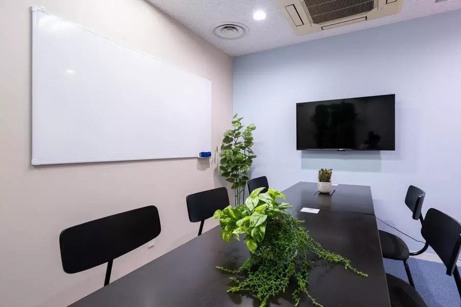 駅直結！横浜駅徒歩30秒｜最大8名｜ビジネス、懇親会の利用に最適！ルーム『ターメリック』※旧4Dの写真2