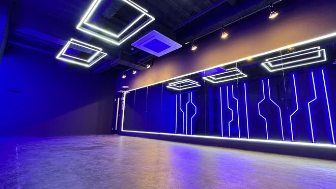 【通町筋/熊本中心部】 24時間OK・全室LED照明 ダンスレンタルスタジオBUZZ熊本【2st】の写真1