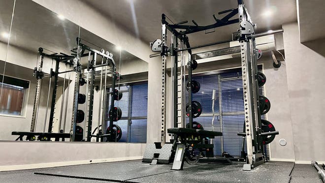 🌿海外風お洒落なレンタルジム🌿圧倒的な清潔感と広々空間で快適なトレーニングに!の写真1