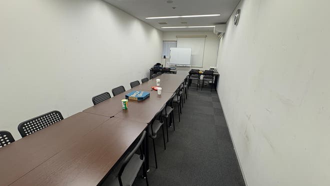 【三ノ宮駅から近い!設備全て無料!】会議・セミナー・研修・商談・最大30名+Wi-Fi・65インチTVモニター完備の写真3