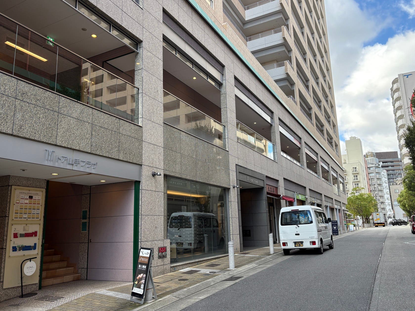 【三ノ宮駅から近い！設備全て無料！】会議・セミナー・研修・商談・最大30名＋Wi-Fi・65インチTVモニター完備の写真5