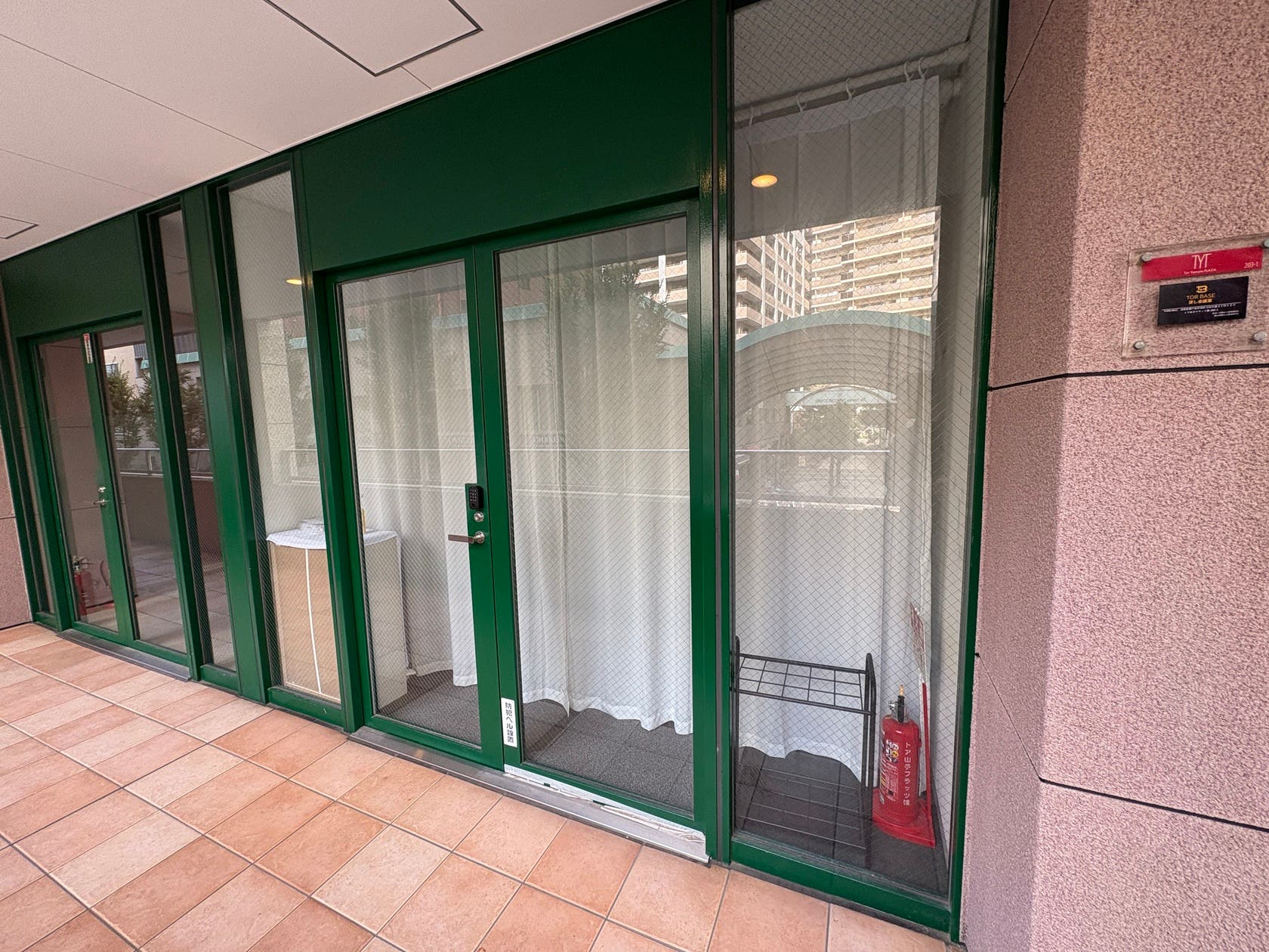 【三ノ宮駅から近い！設備全て無料！】会議・セミナー・研修・商談・最大30名＋Wi-Fi・65インチTVモニター完備の写真6