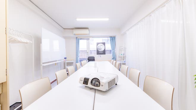 【名古屋栄にオープン!!】サカエチカ13番出口(中日ビル前)から徒歩3分!街中で便利な会議室です!!の写真1