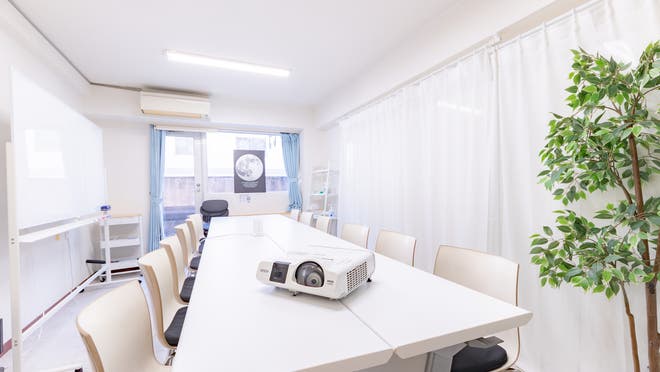 【名古屋栄にオープン!!】サカエチカ13番出口(中日ビル前)から徒歩3分!街中で便利な会議室です!!の写真2