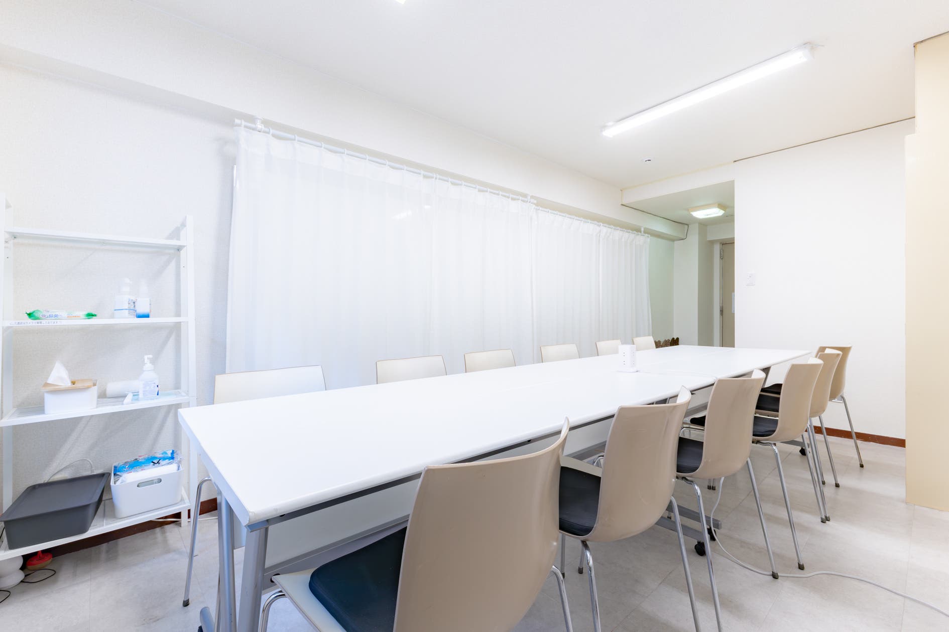 【名古屋栄にオープン！！】サカエチカ13番出口(中日ビル前)から徒歩3分！街中で便利な会議室です！！の写真3