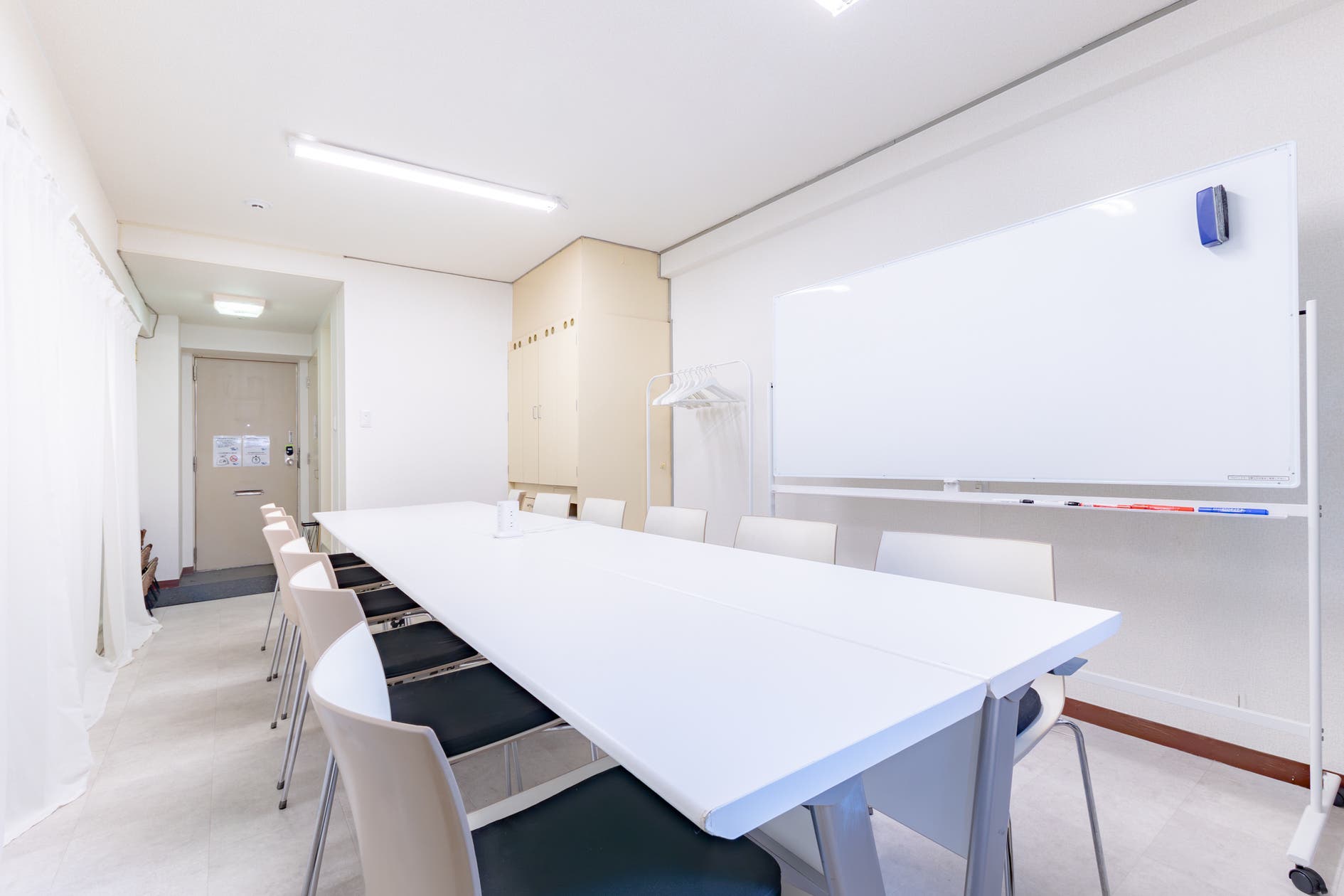 【名古屋栄にオープン！！】サカエチカ13番出口(中日ビル前)から徒歩3分！街中で便利な会議室です！！の写真4