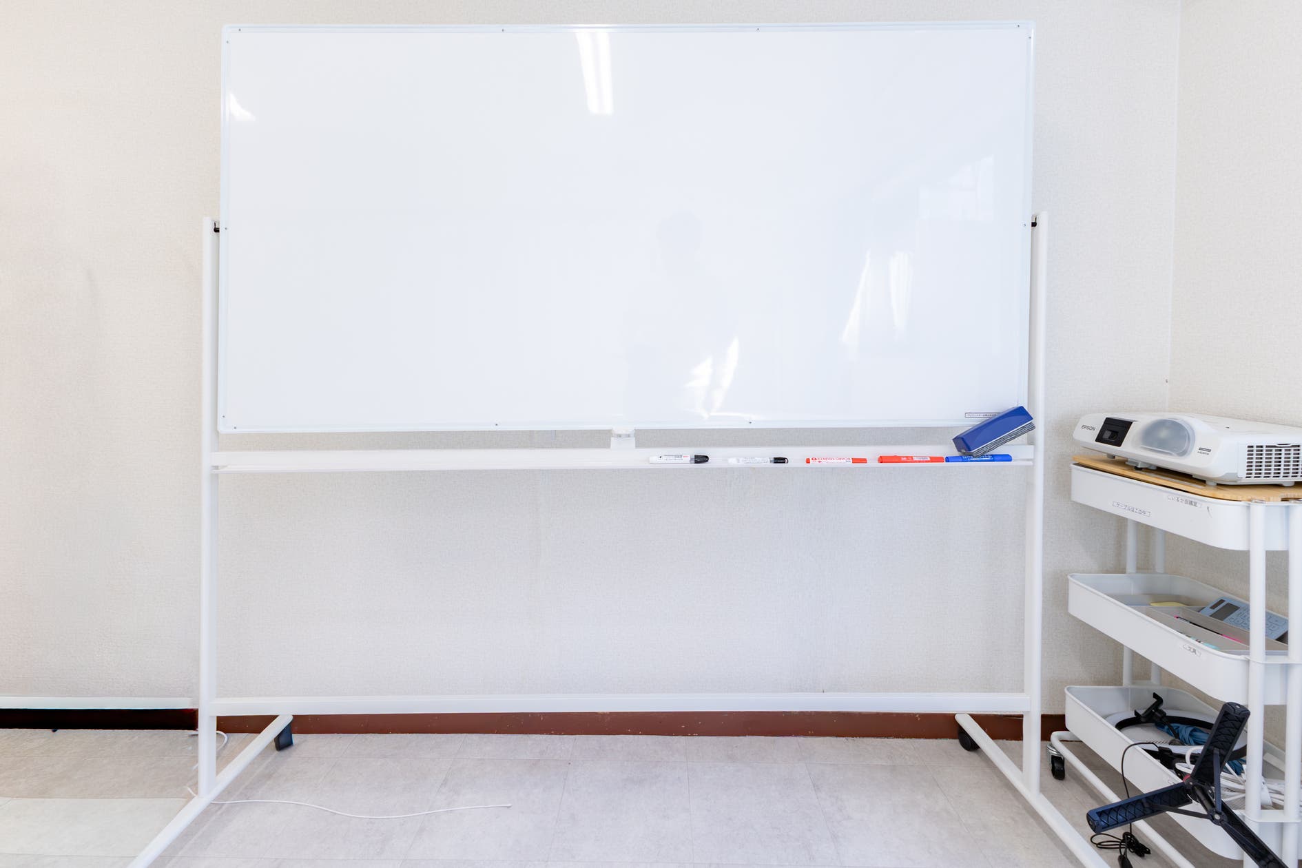 【名古屋栄にオープン！！】サカエチカ13番出口(中日ビル前)から徒歩3分！街中で便利な会議室です！！の写真11