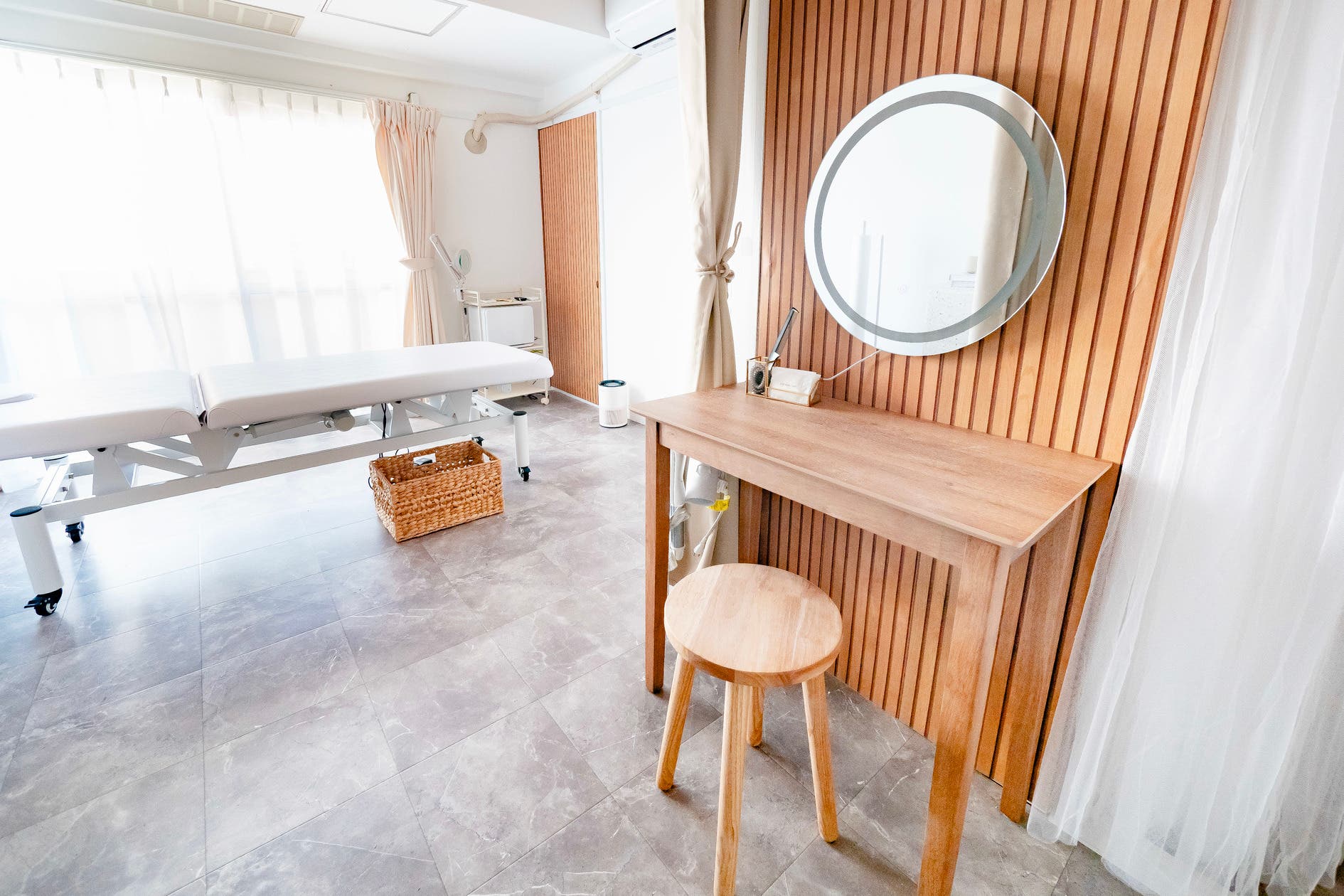 《OPENセール中🎉》【大塚徒歩1分】完全個室レンタルサロン✨エステ・整体・ネイル・撮影｜見学受付中｜備品充実｜調光ライトの写真3