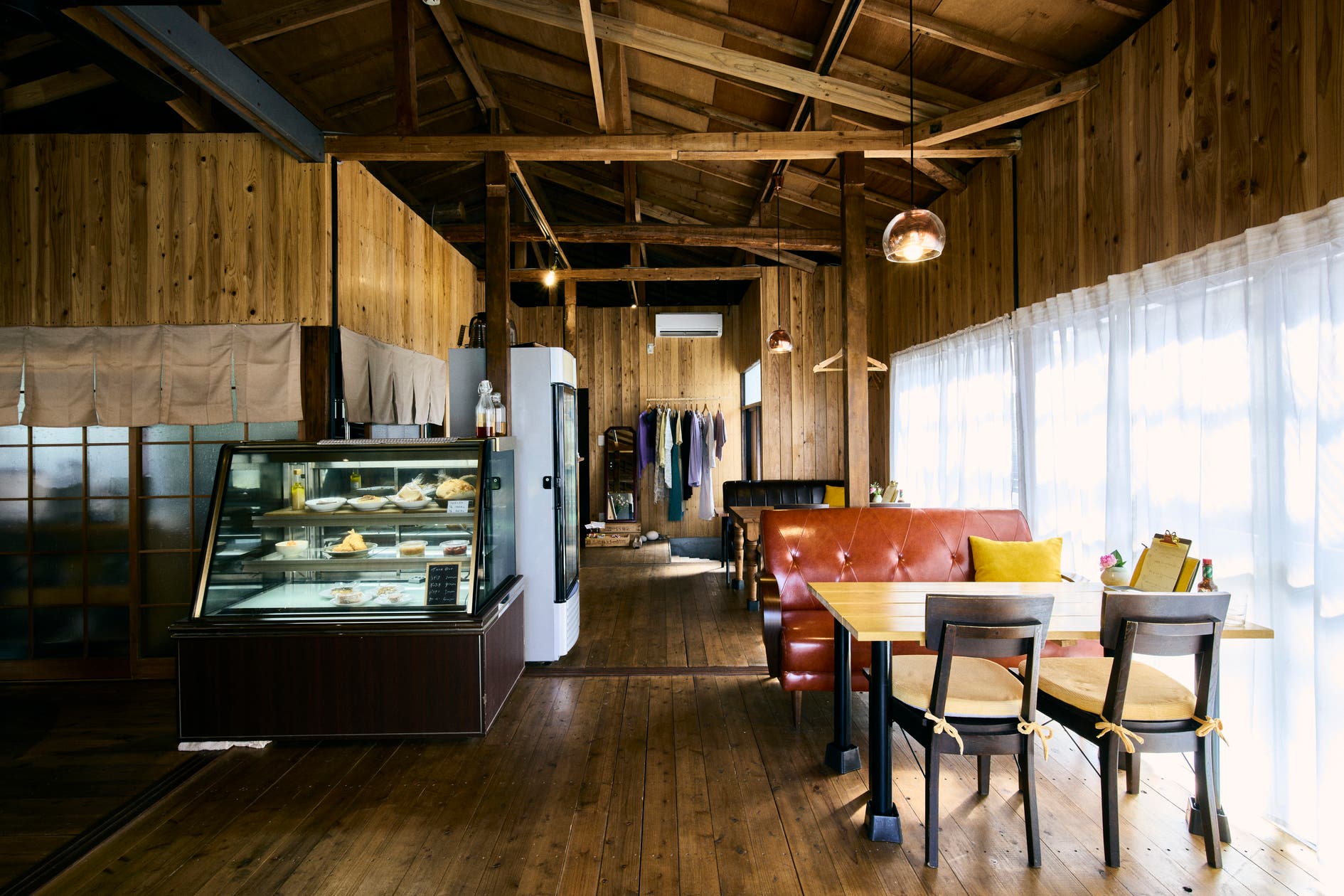 ウッド調の穏やかな雰囲気の写真1