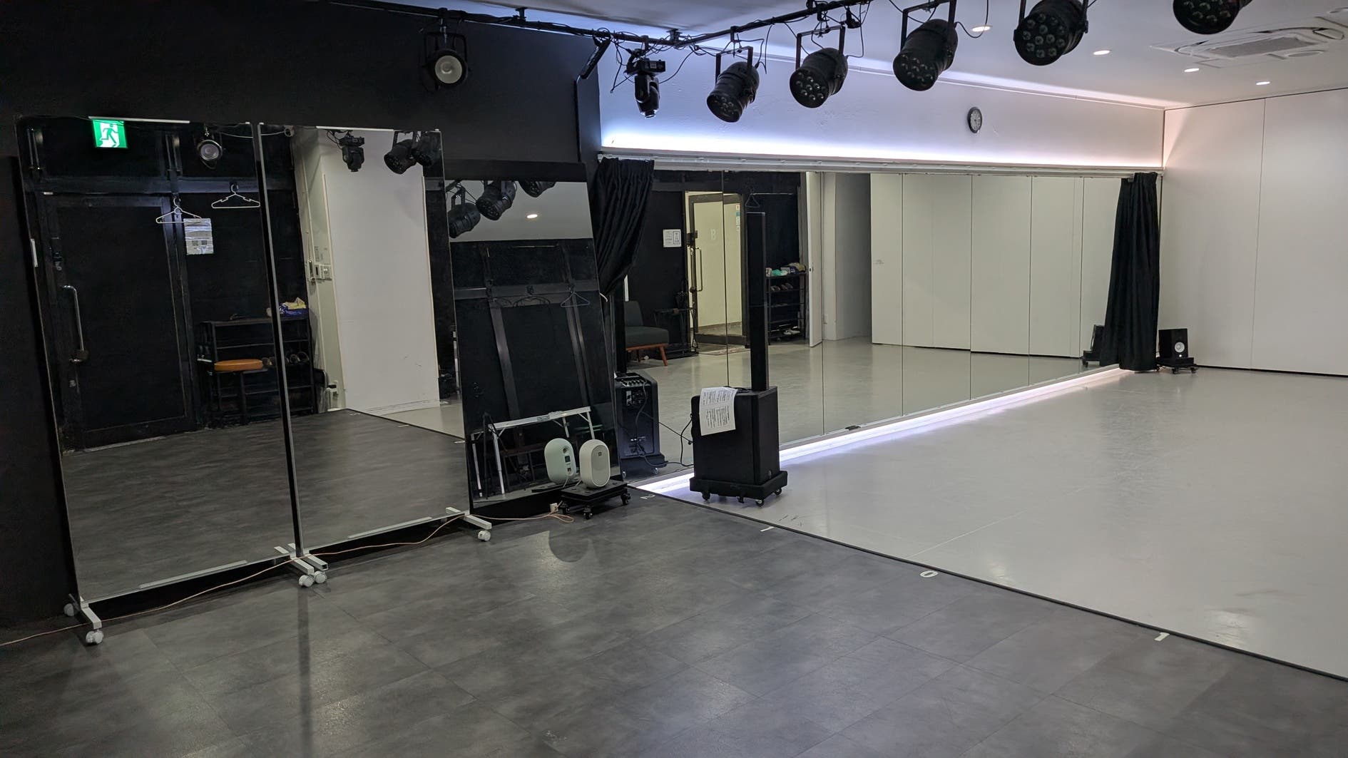 ステージ付きスタジオでダンス等の練習、リハーサル、撮影に！の写真2