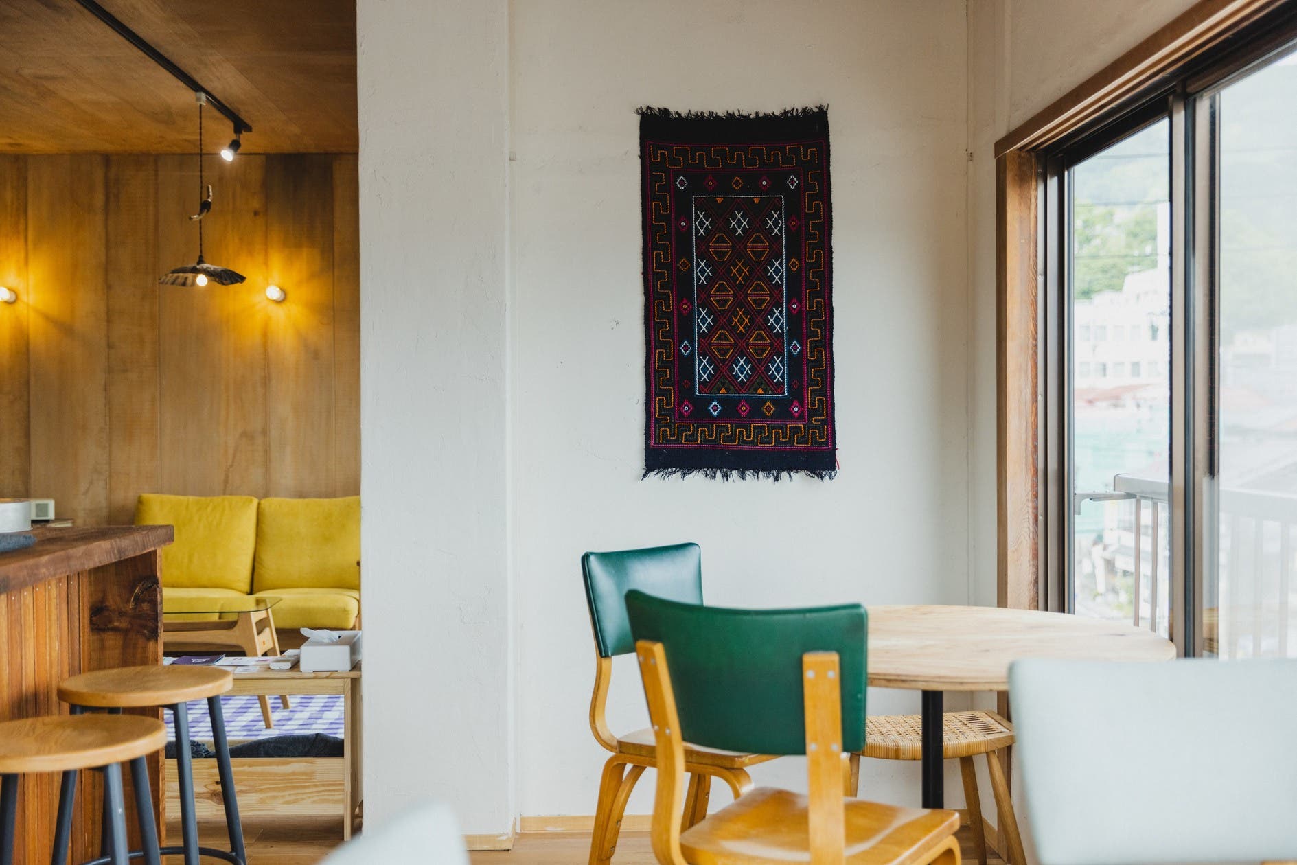 上諏訪駅徒歩8分【諏訪の暮らしを体験する宿泊施設】リノベ・一棟貸切｜写真・動画撮影・イベント・セミナー会場にの写真1