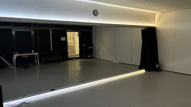 ステージ付きスタジオでダンス等の練習、リハーサル、撮影に!の写真6