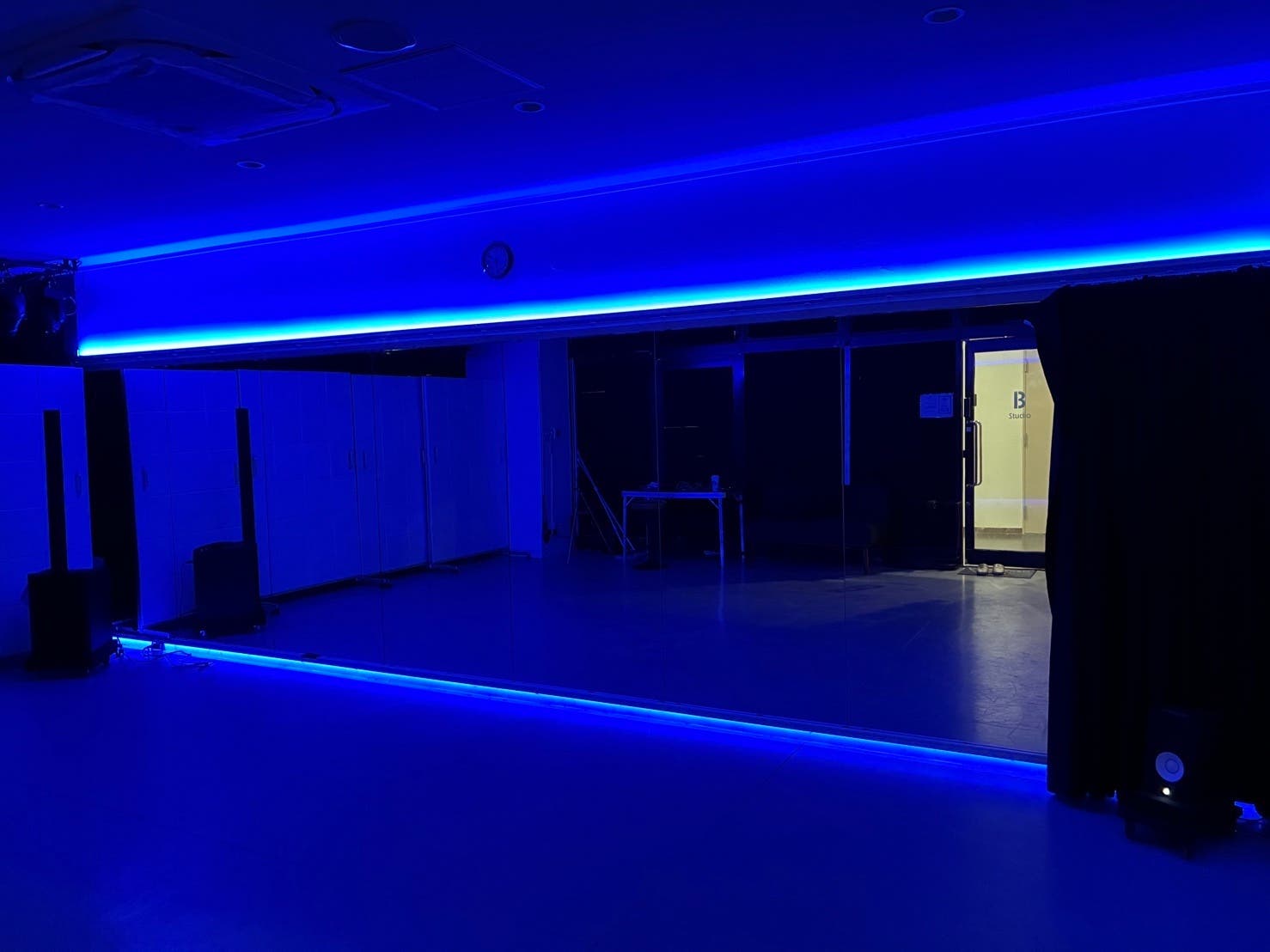 ステージ付きスタジオでダンス等の練習、リハーサル、撮影に！の写真7