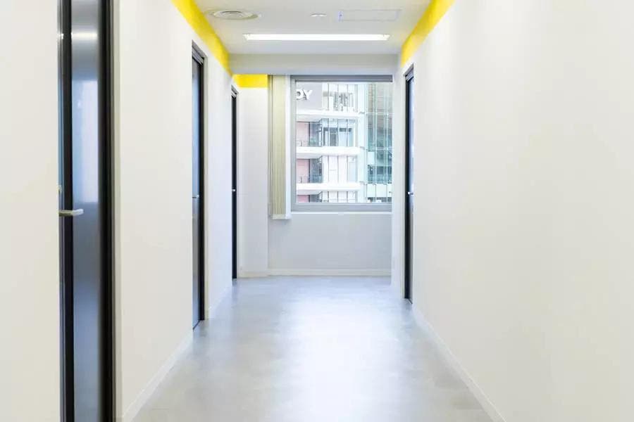 〈駅直結！横浜駅徒歩30秒｜1名個室〉作業や勉強、面接、ゲーム、オンラインMTGに最適な『防音室01』の写真20