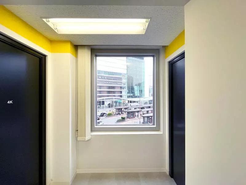 〈駅直結！横浜駅徒歩30秒｜1名個室〉作業や勉強、面接、ゲーム、オンラインMTGに最適な『防音室01』の写真28