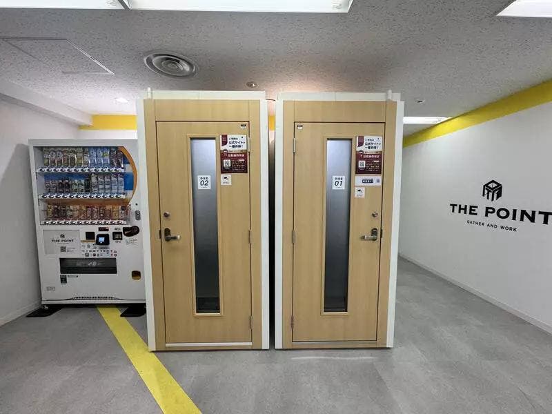 〈駅直結！横浜駅徒歩30秒｜1名個室〉作業や勉強、面接、ゲーム、オンラインMTGに最適な『防音室02』の写真4