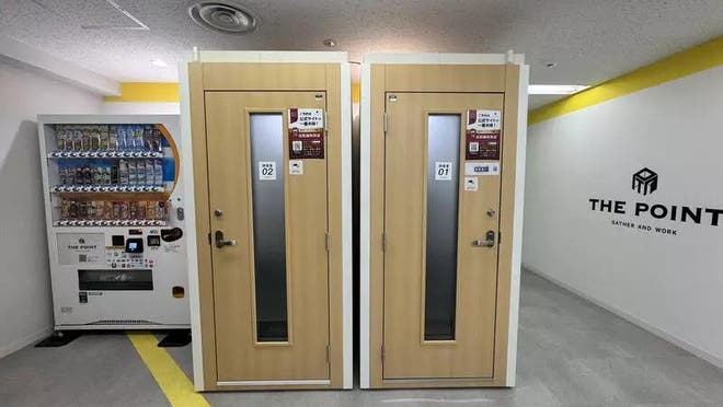 〈駅直結!横浜駅徒歩30秒|1名個室〉作業や勉強、面接、ゲーム、オンラインMTGに最適な『防音室02』の写真4