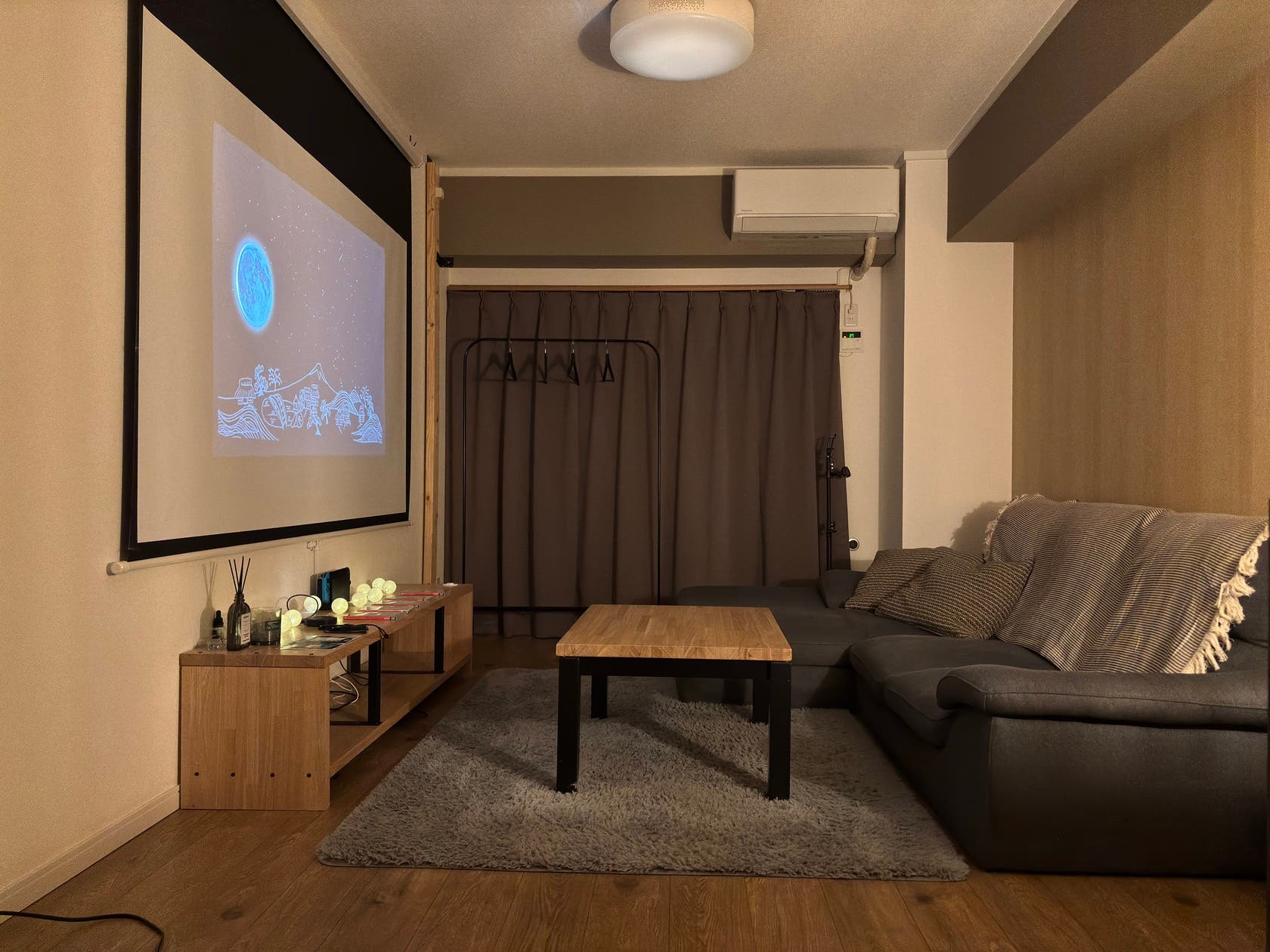 【4人まで料金一律＆出入自由】高崎駅繁華街すぐ近く♪プロジェクター付きレンタルスペース♪映画📽️ゲーム🎮を楽しもう♪の写真2