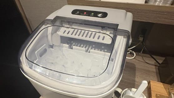 【1~4名BOX席】池袋駅徒歩1分!フリードリンク/モニター/Wi-Fi/充電器/テレワークやWeb会議に最適の写真9